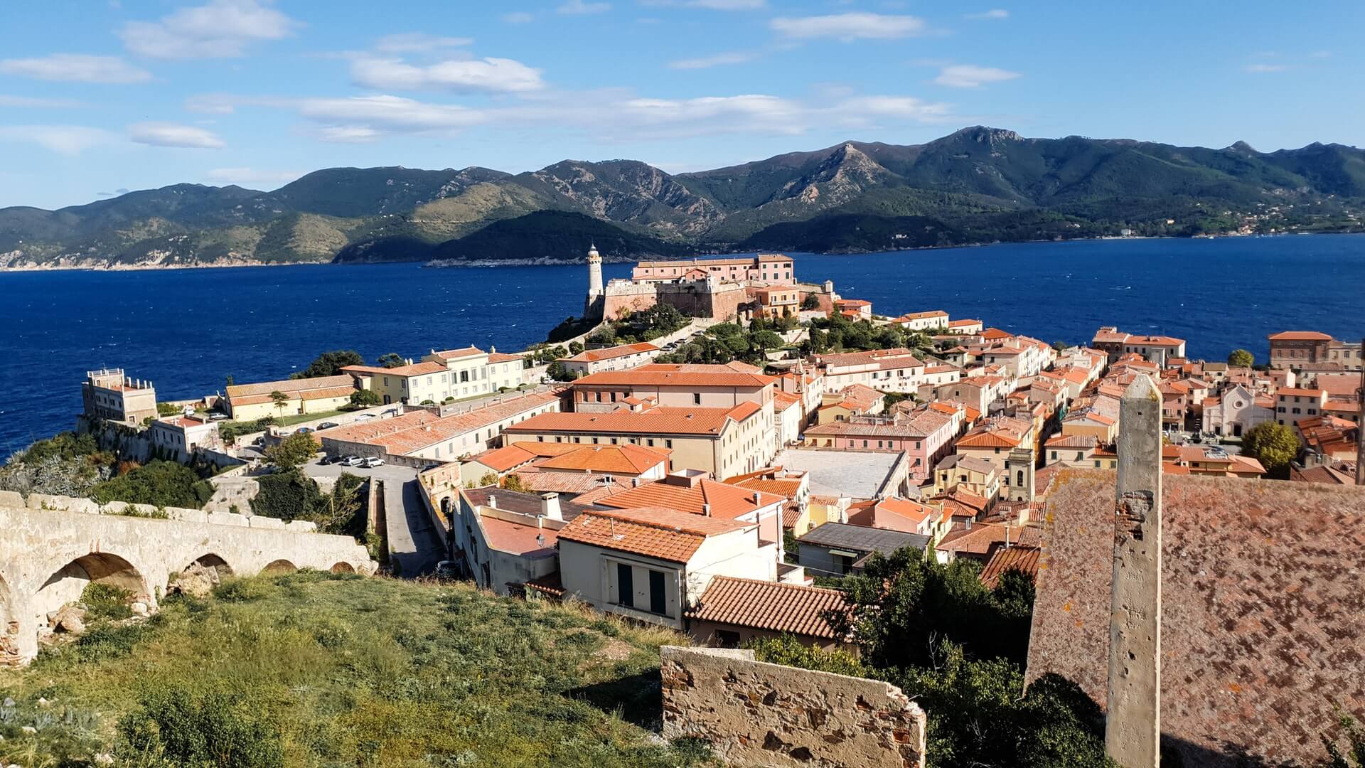 Traghetti da Piombino a Portoferraio, Elba: Orari e Prezzi