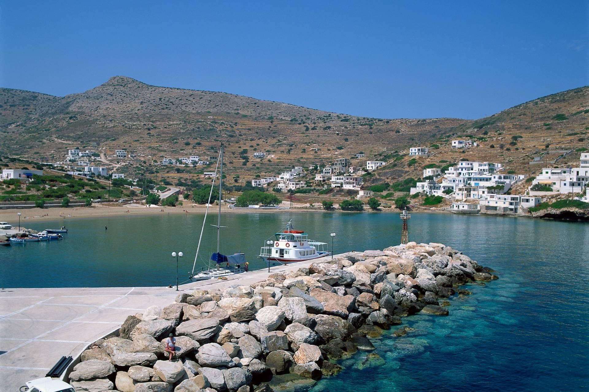 Σίκινος: Η ομορφιά της Απλότητας των Κυκλάδων | Ferryscanner