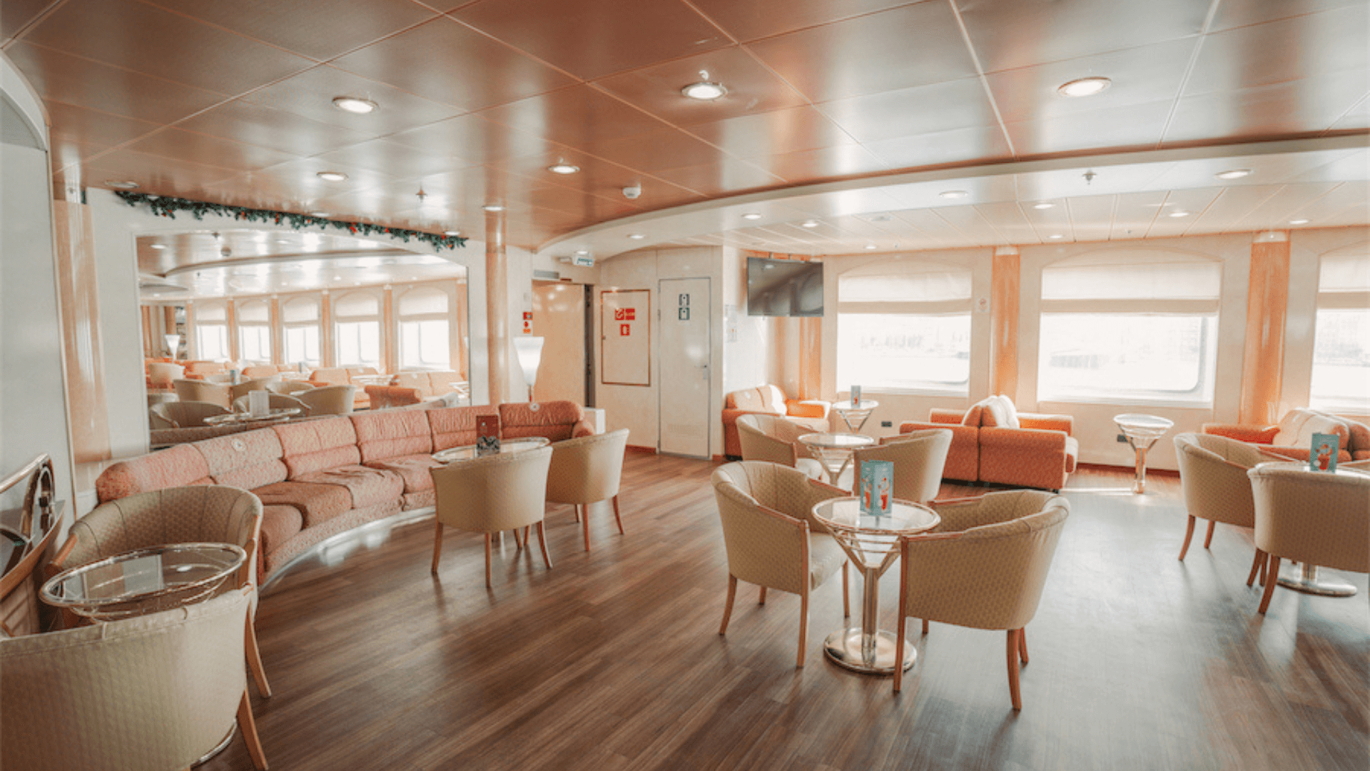 Guide to Comfortable Travel in the Ship's Interior | Ferryscanner