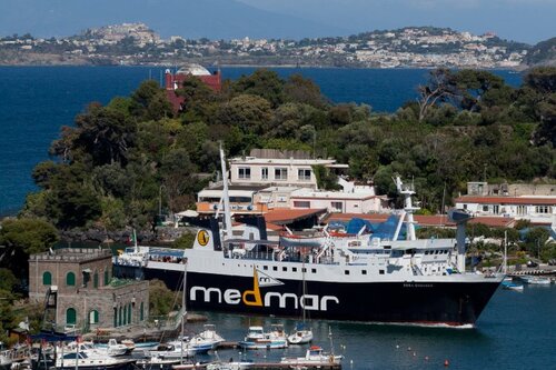 Travel with Medmar in the Gulf of Naples | Ferryscanner
