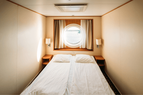 8 Reasons to Choose a Cabin | Ferryscanner