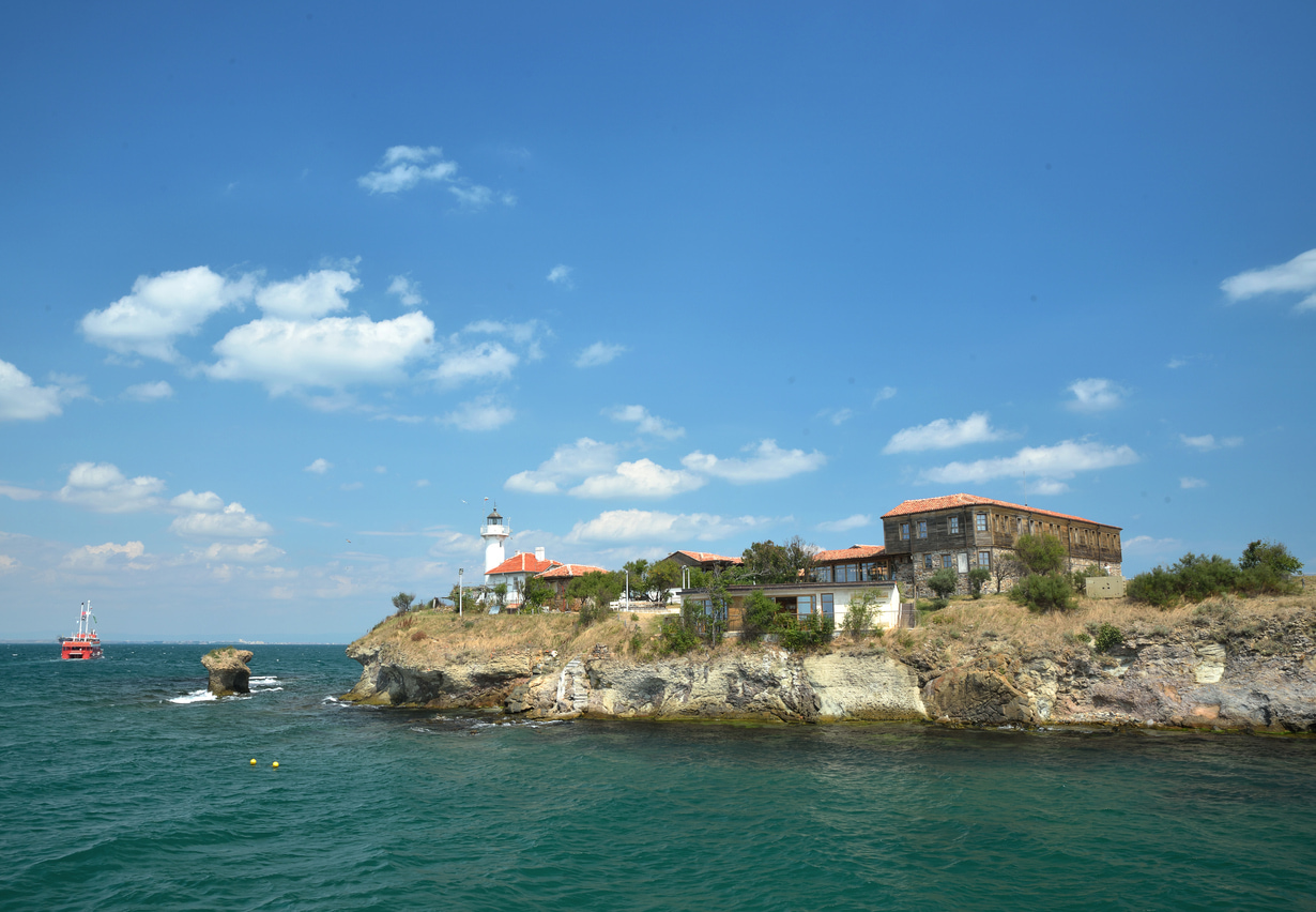 5 Islands Named After Women – And the Stories Behind Them